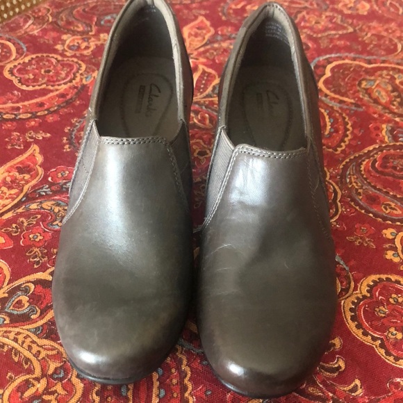 Clarks | Shoes | Clarks Ankle Boot Womens Sz7 In Charcoal | Poshmark